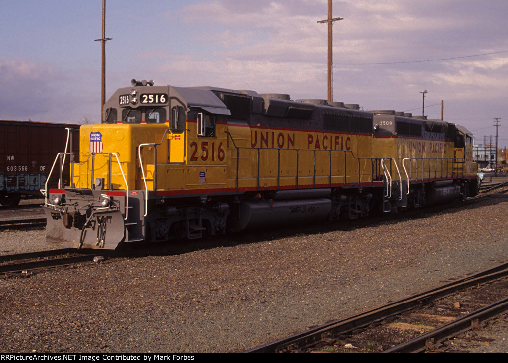 GP40 UP 2516 adn UP 2509 in Roseville, CA